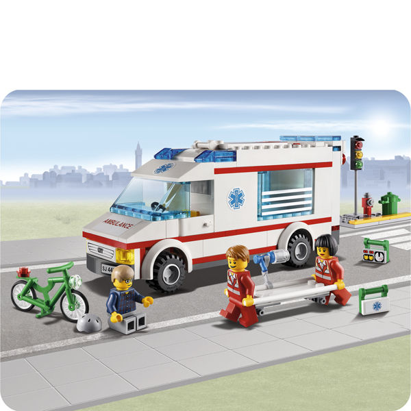 LEGO City: Town Ambulance (4431) Toys | Zavvi