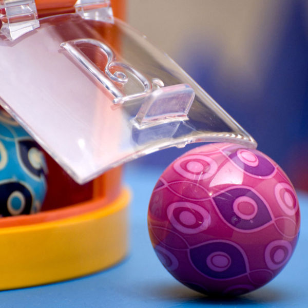 B. Sugar Chute Gumball Machine with 12 Multicoloured Balls Toys | Zavvi